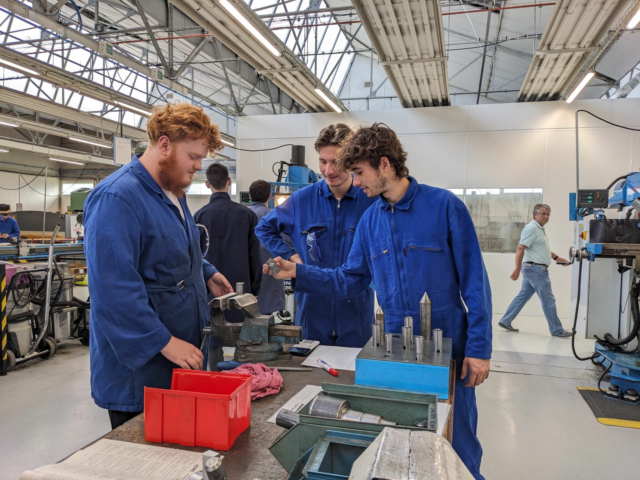 Premiers pas des étudiants dans l’atelier GMP - IUT Brest - Morlaix